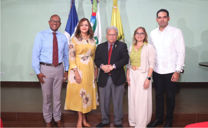 Banco BHD y el CMD extienden feria productos para médicos - Revista Banca